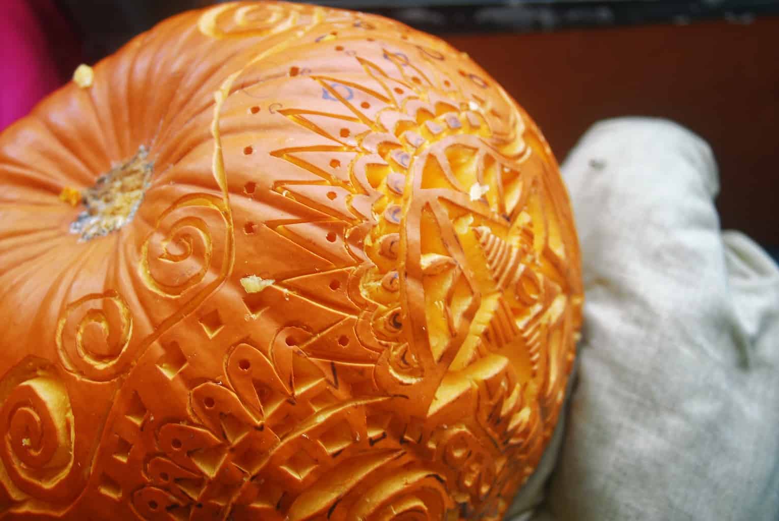 21 of the Best Pumpkin Carving (or Not!) Ideas That Will Impress Anyone!